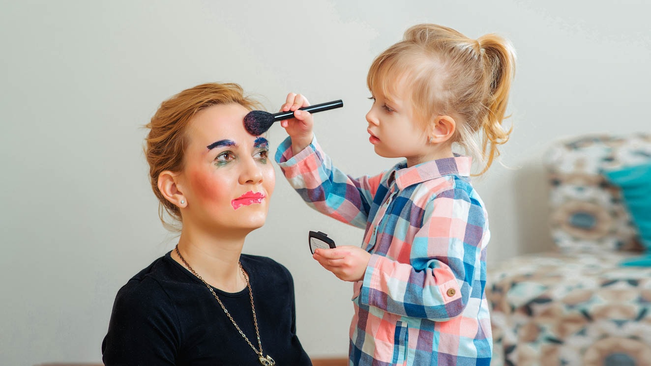 The Reality of Getting Ready For a Date When You're A Mom